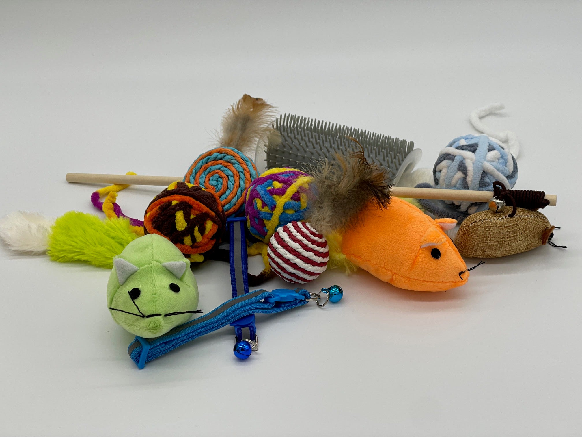 Cat Toys Online | Interactive, Fun & Safe Toys for Cats – Toys N Treats Box
